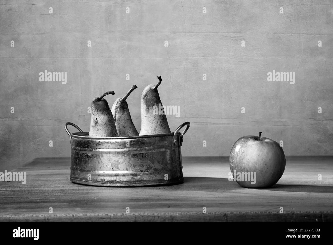 Still apple Black and White Stock Photos & Images - Alamy