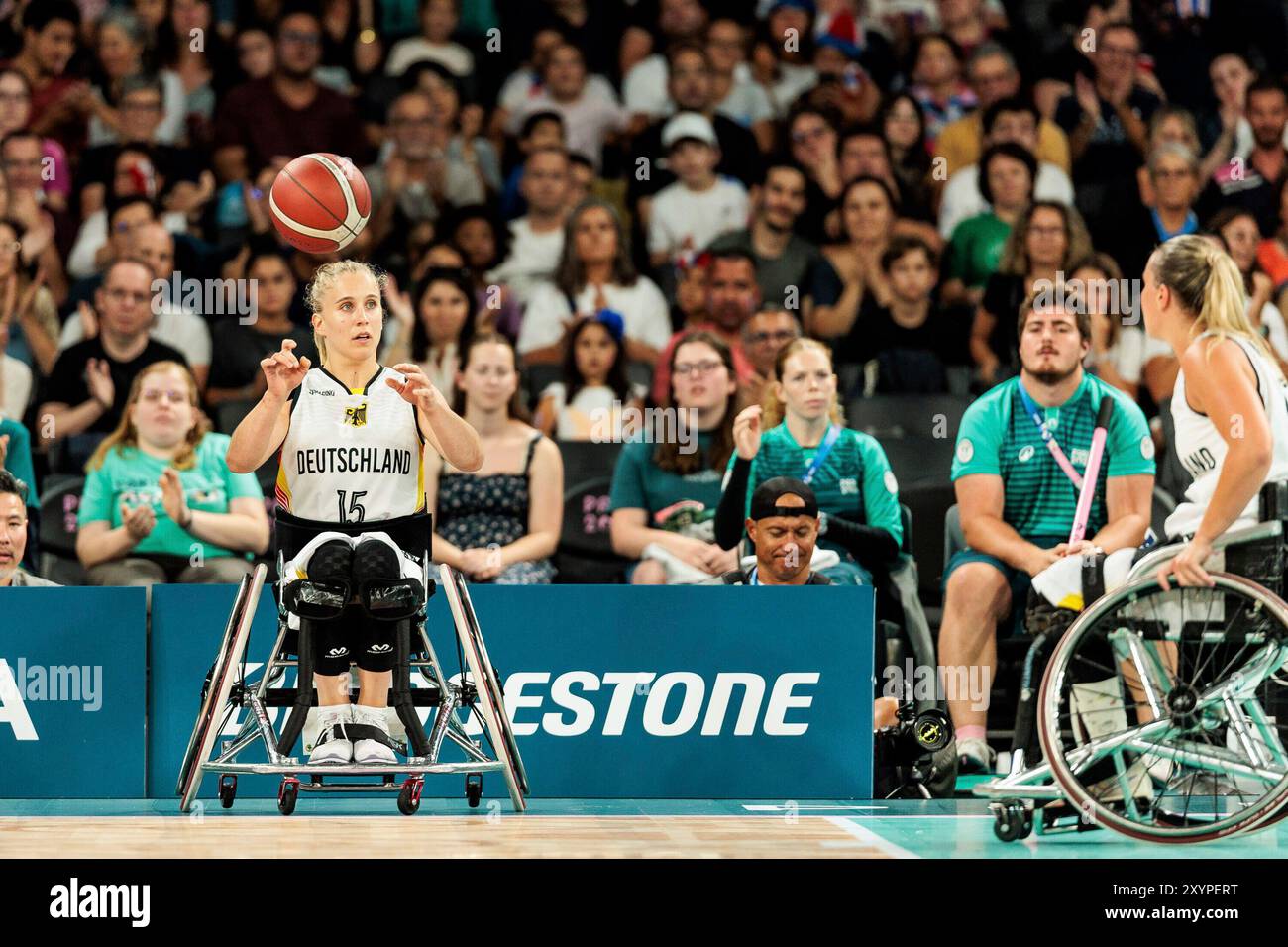 PARIS, FRANKREICH 30. August - Rollstuhlbasketball Deutschland - USA ...