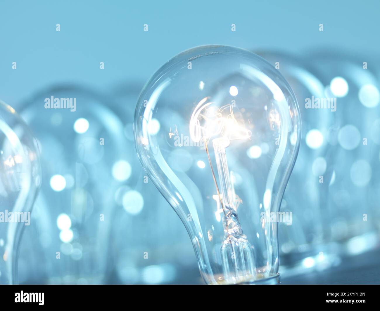 Light bulbs coloured cut out hi-res stock photography and images - Alamy