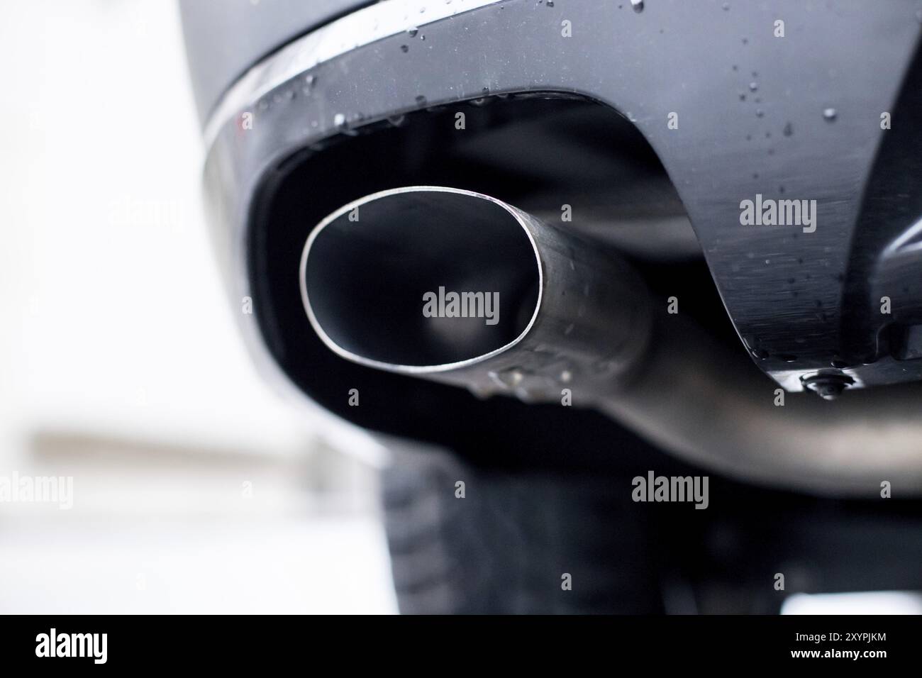 Car exhausts pipe hi-res stock photography and images - Alamy