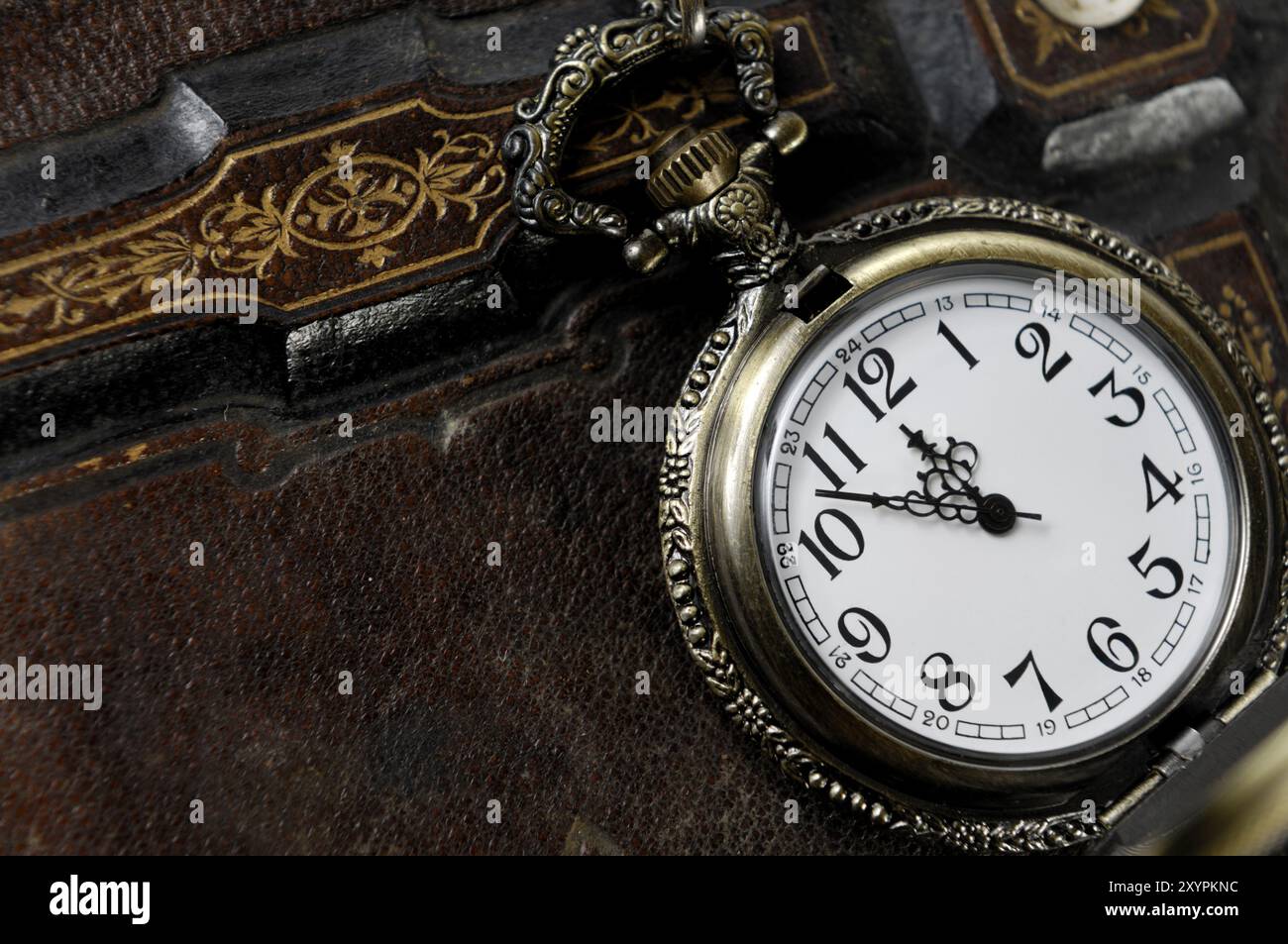 Victorian wallpaper photo hi-res stock photography and images - Alamy