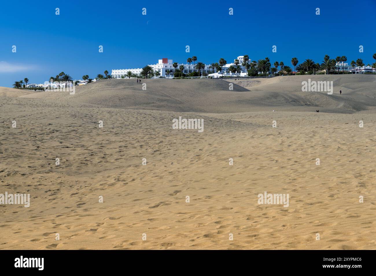 Dunes on edge empty hi-res stock photography and images - Alamy