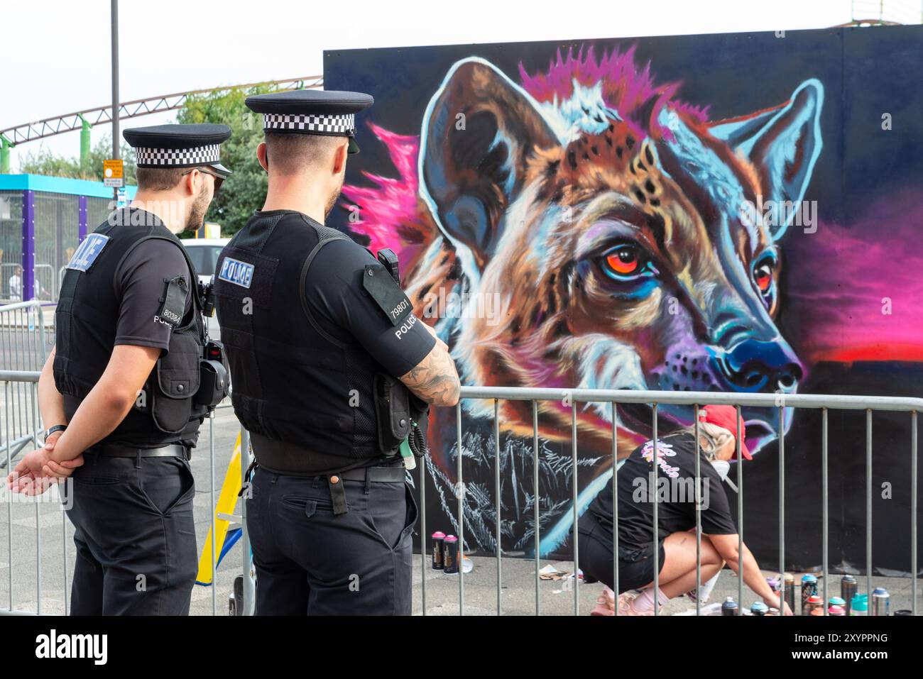 Spray painted graffiti police hi-res stock photography and images - Alamy