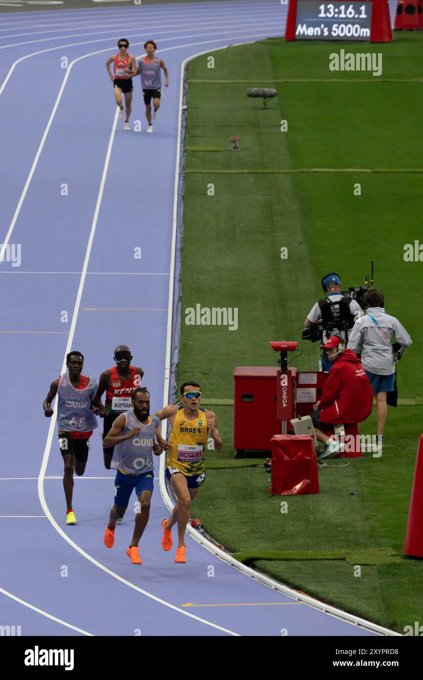 Mens 5000m t11 hi-res stock photography and images - Alamy
