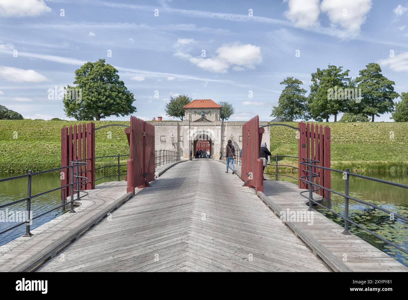 Bridge over the inner moat, King's Gate Entrance to Kastellet Fortress ...