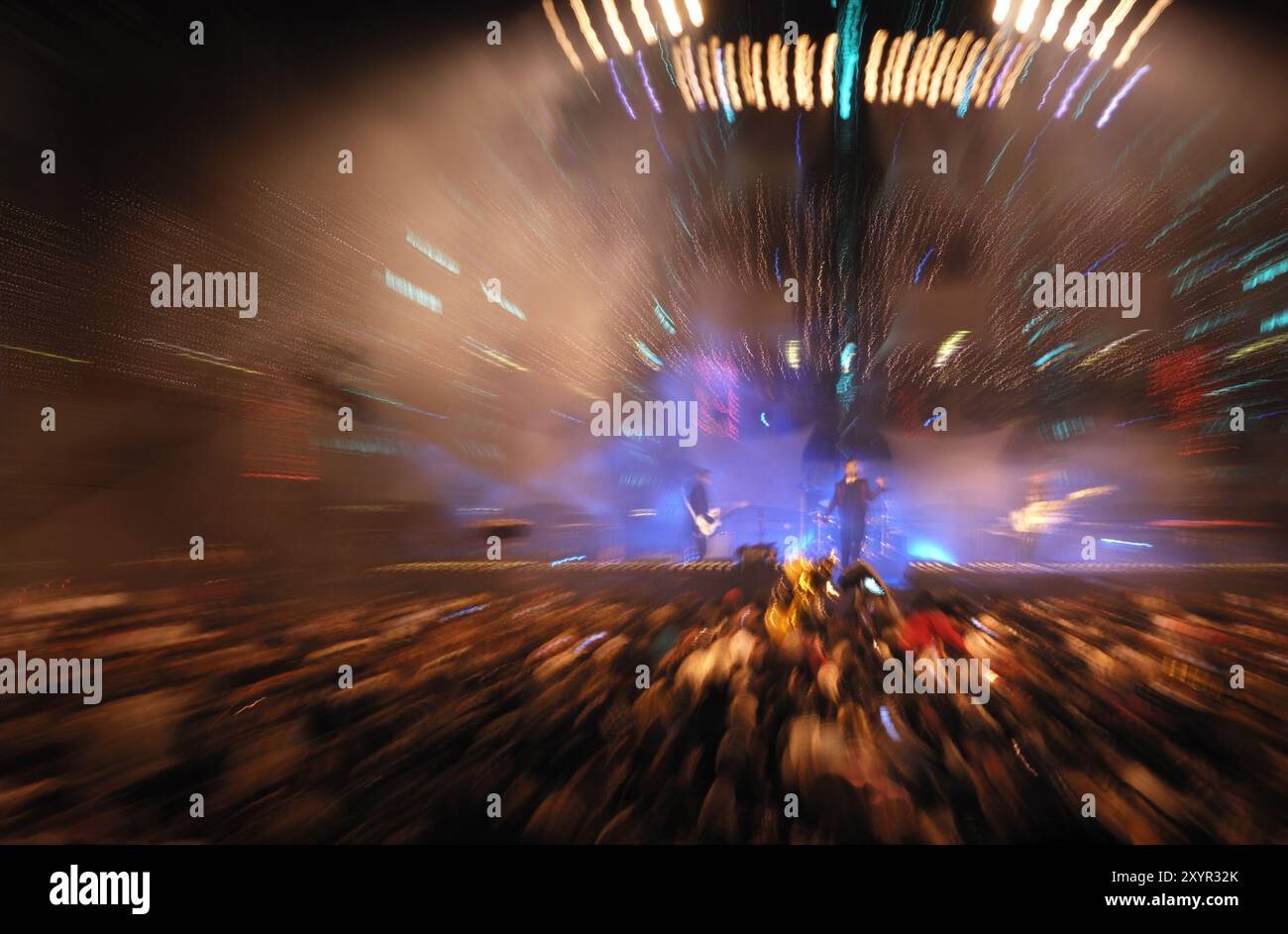 Traces show stage hi-res stock photography and images - Alamy