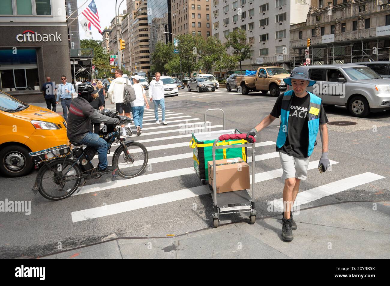 Amazon delivery worker hi-res stock photography and images - Alamy