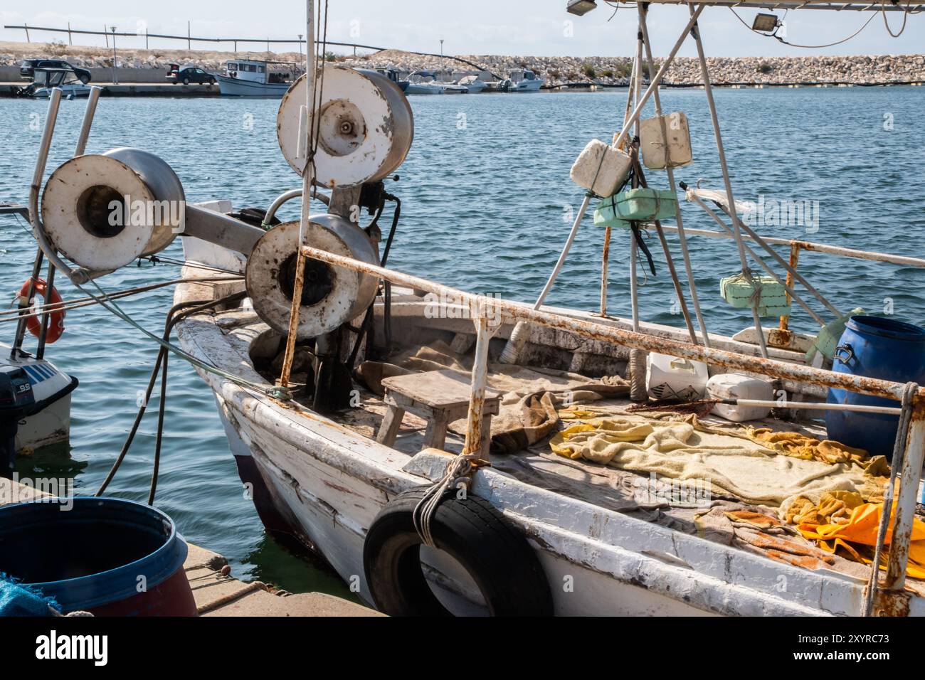 Loading net on boat hi-res stock photography and images - Alamy