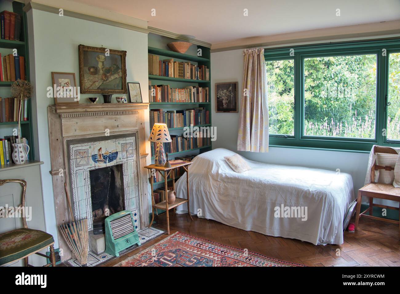 Virginia Woolf`s Bedroom, Monk`s House, Rodmell Stock Photo - Alamy