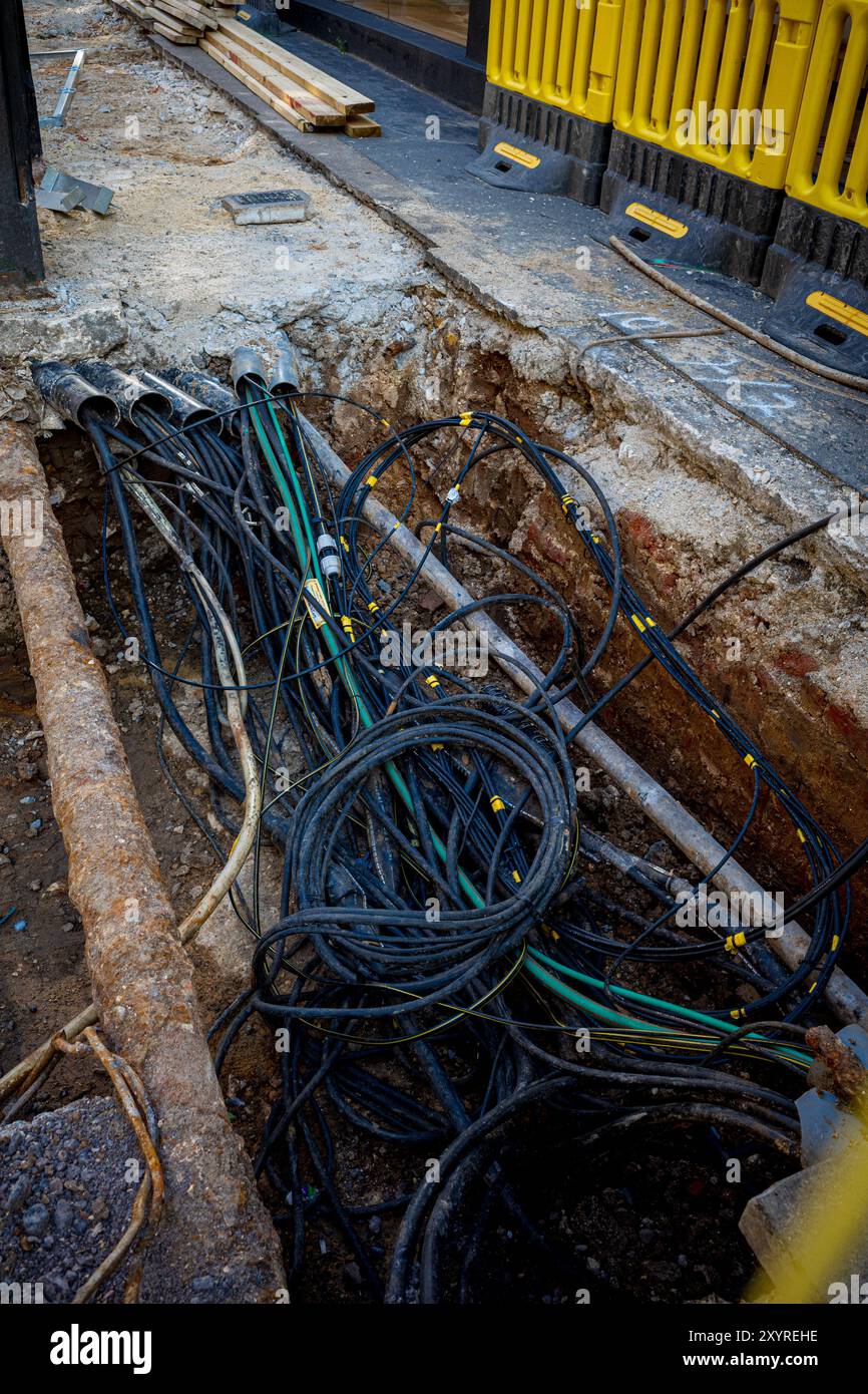 Cable and piping work london hi-res stock photography and images - Alamy