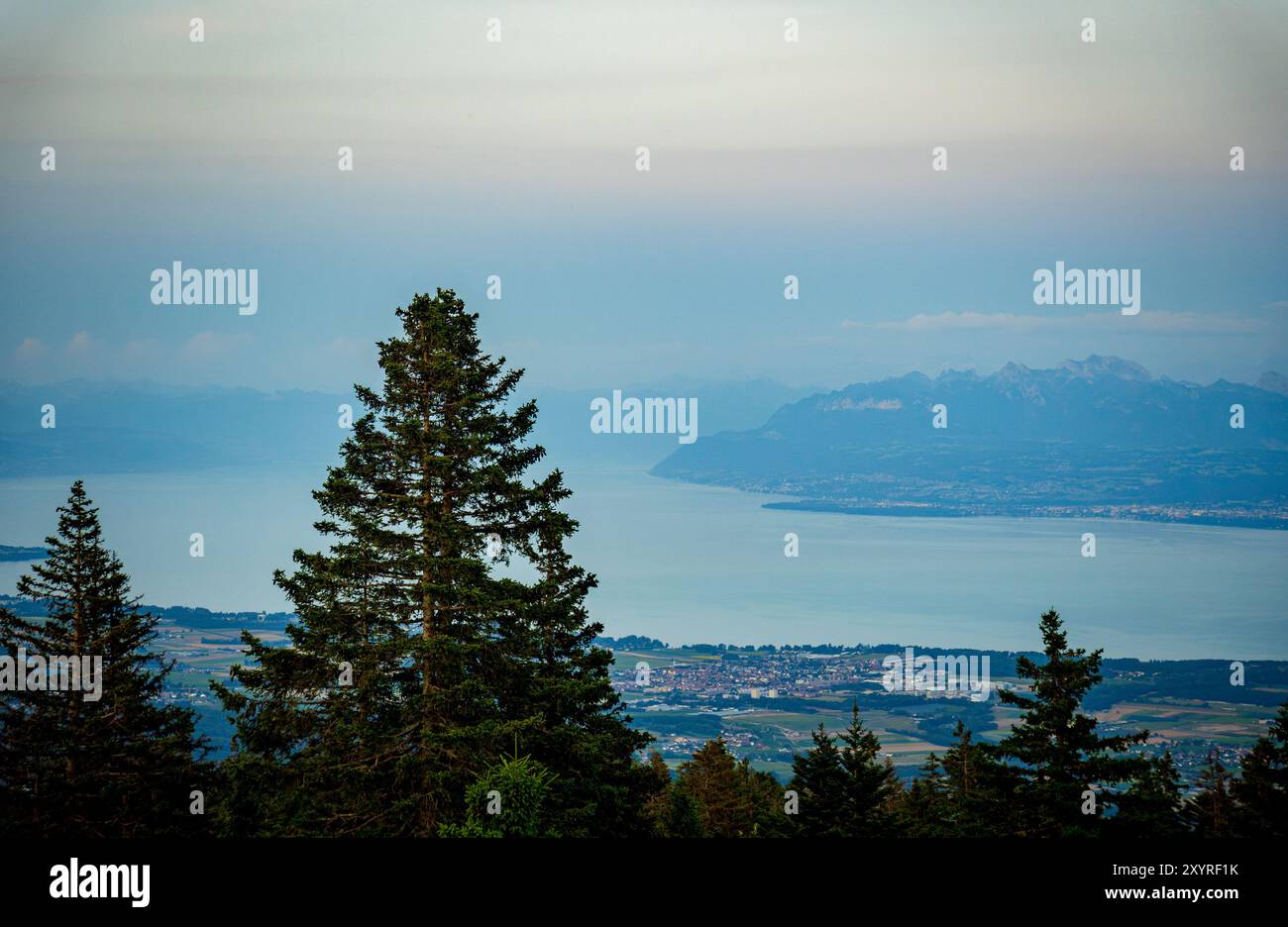 Landscape photography of lake Leman and the Alps Stock Photo - Alamy