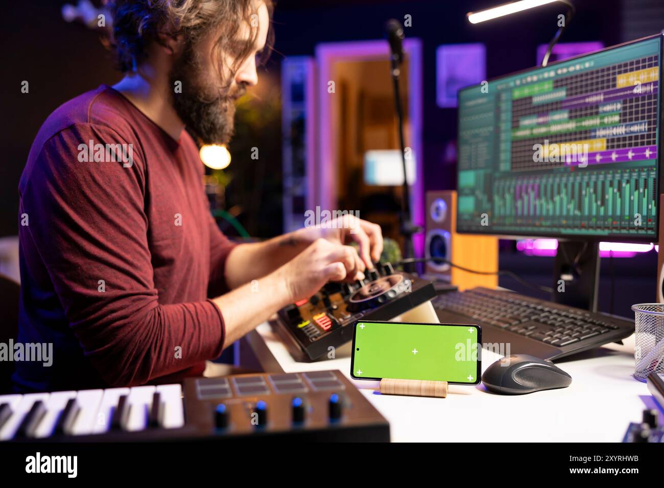 Sound engineering mixing mastering knobs hi-res stock photography and ...