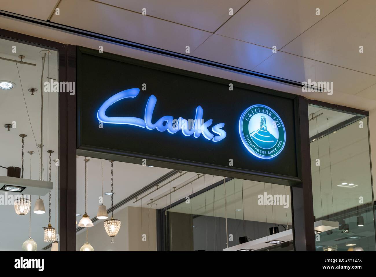 Clarks shoe shop logo hi-res stock photography and images - Alamy