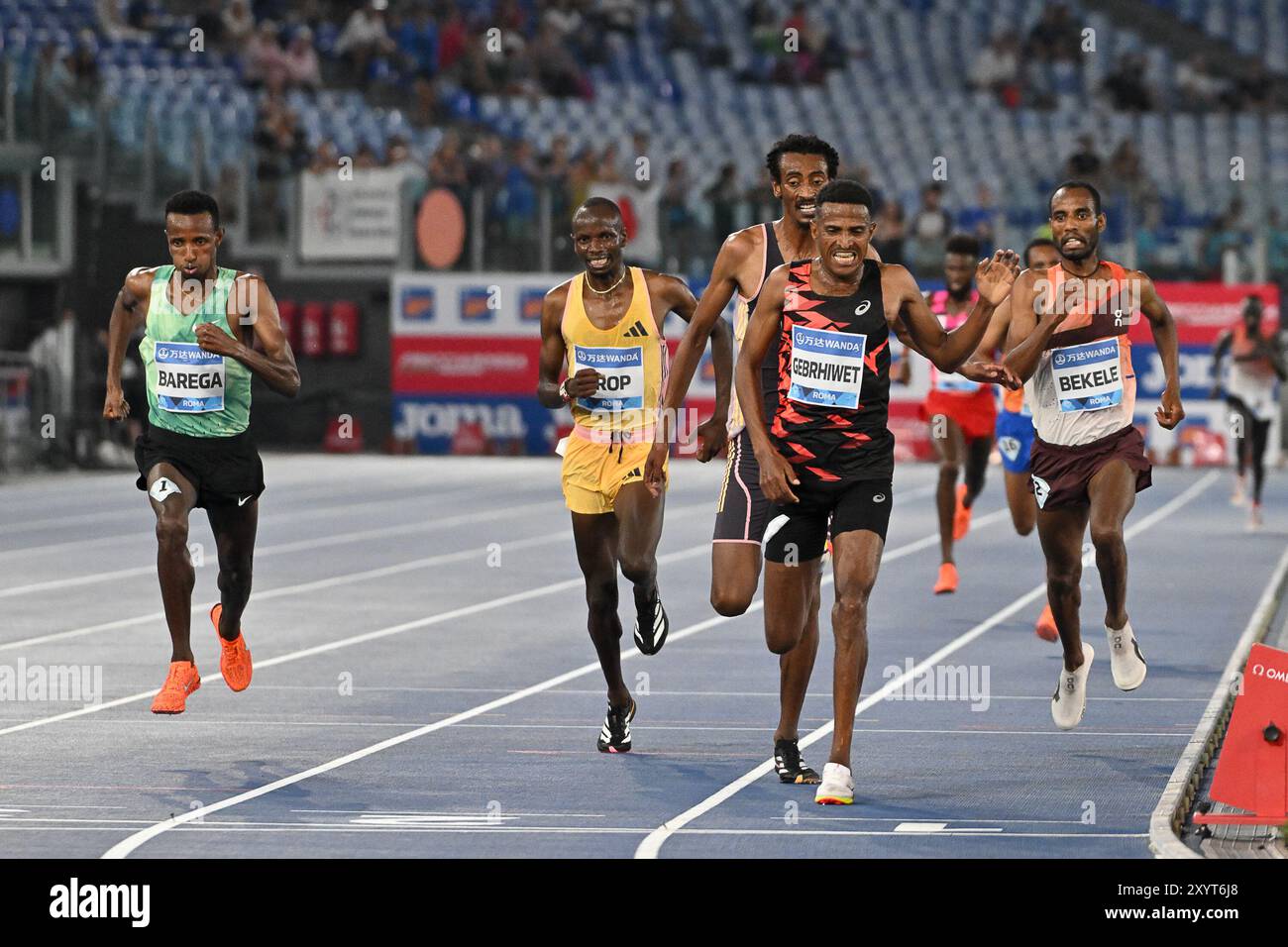 5000m men hi-res stock photography and images - Alamy