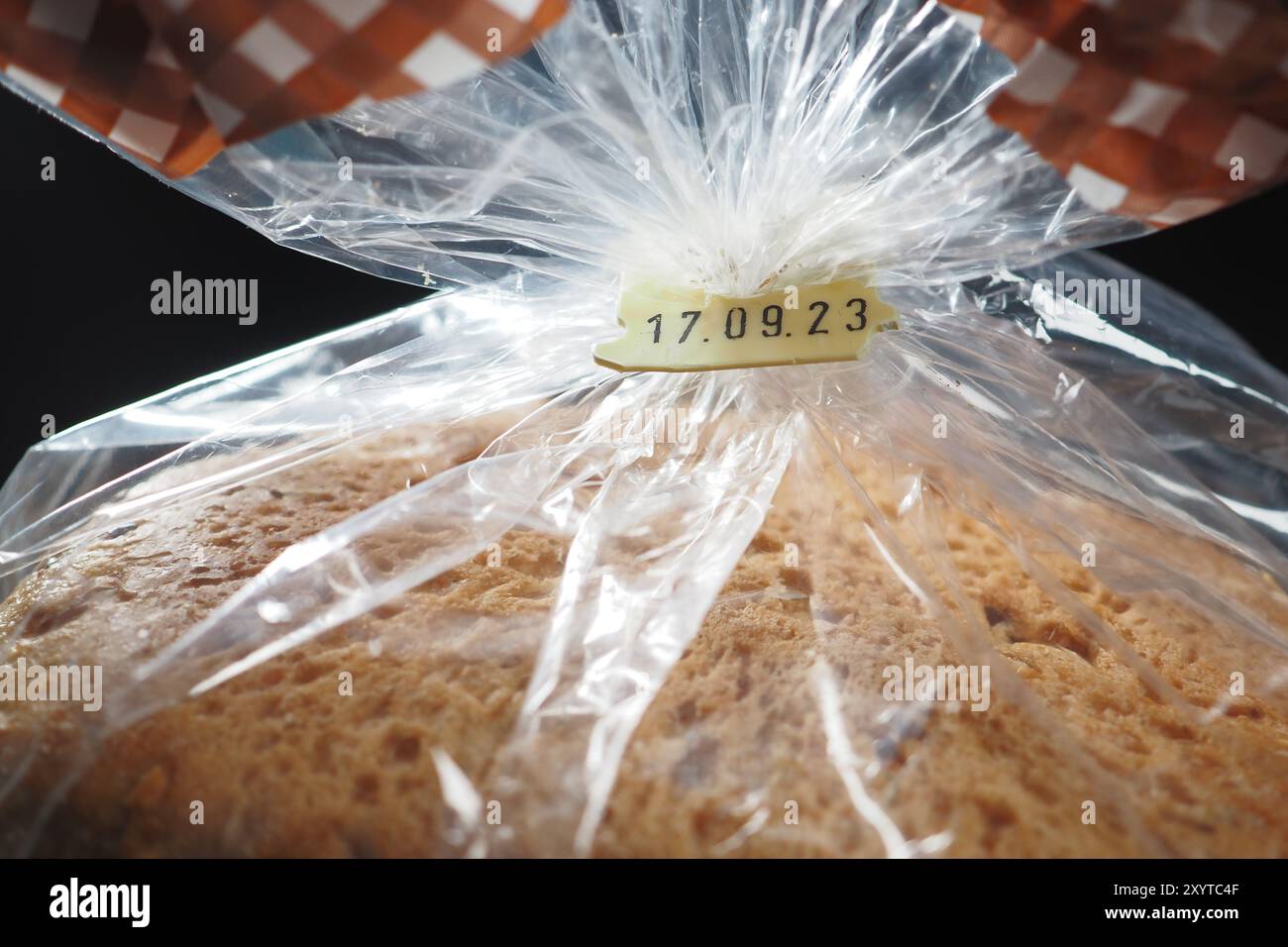 Expire date on food packet hi-res stock photography and images - Alamy