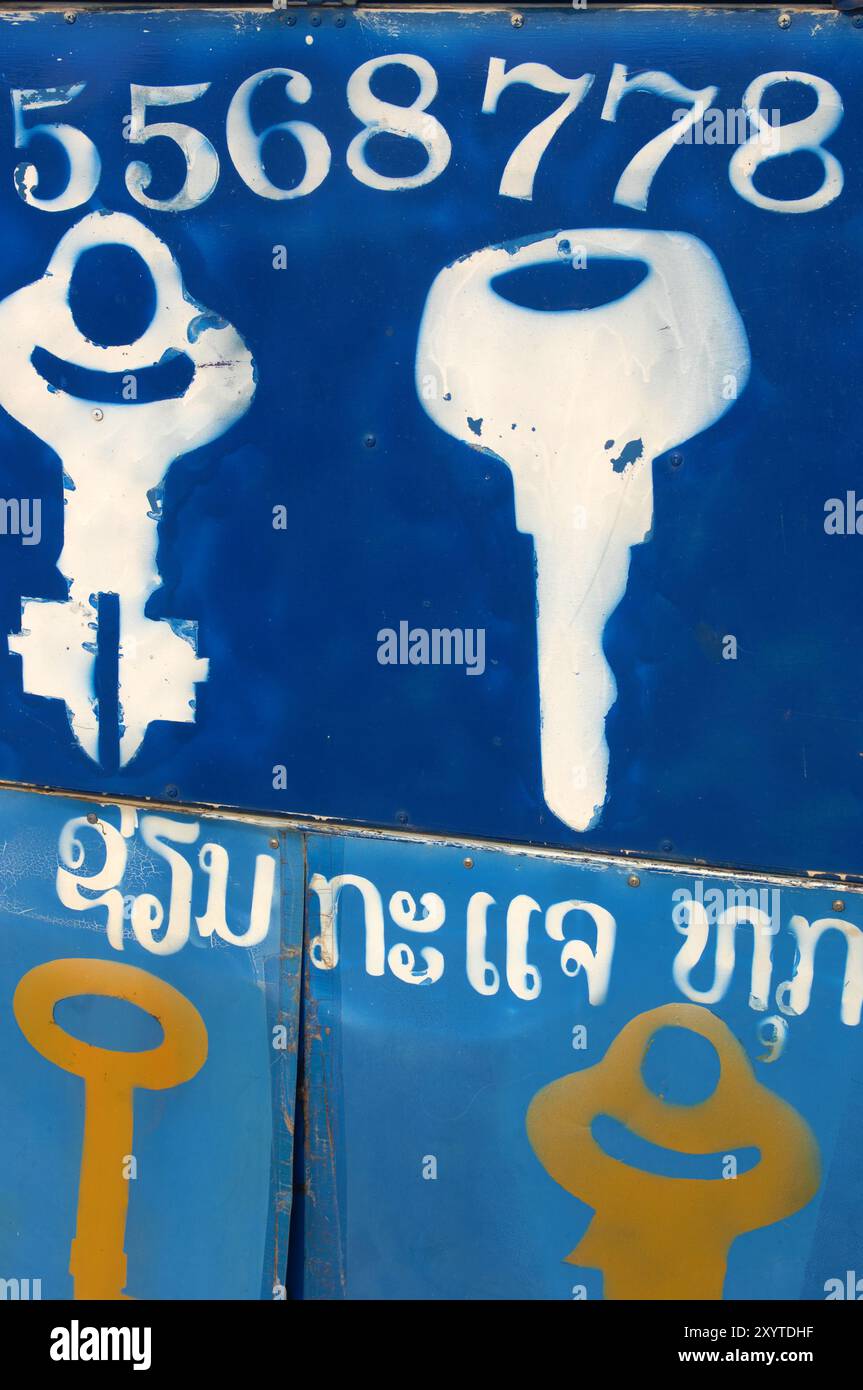 Sign key cutting hi-res stock photography and images - Alamy