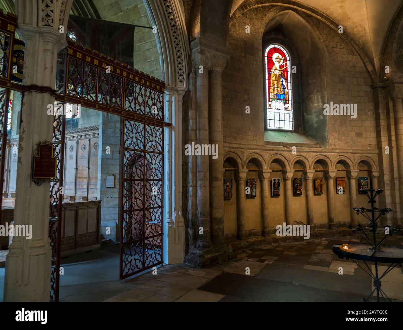 Ambulatory norwich cathedral hi-res stock photography and images - Alamy
