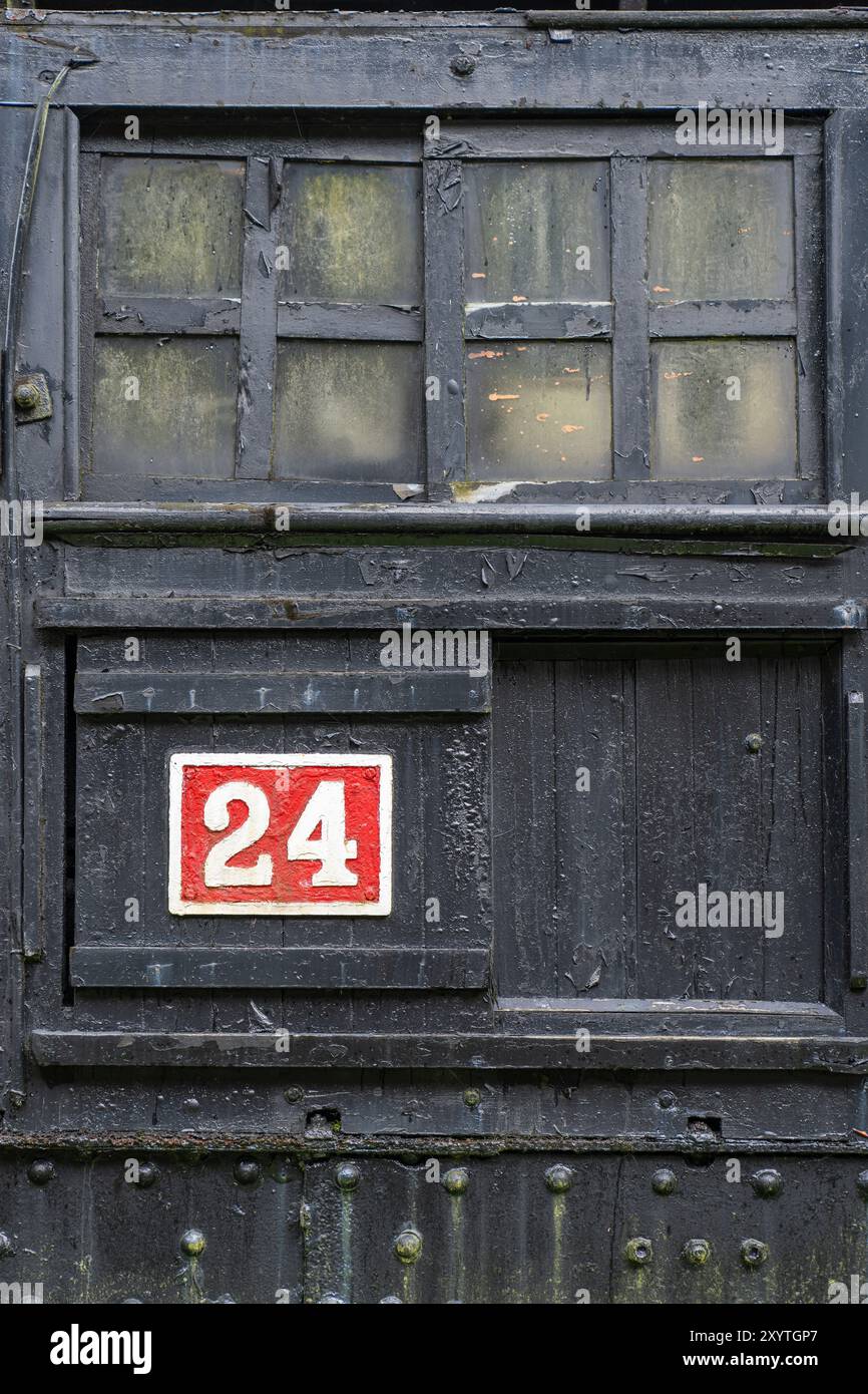Black and red steam locomotive hi-res stock photography and images - Alamy