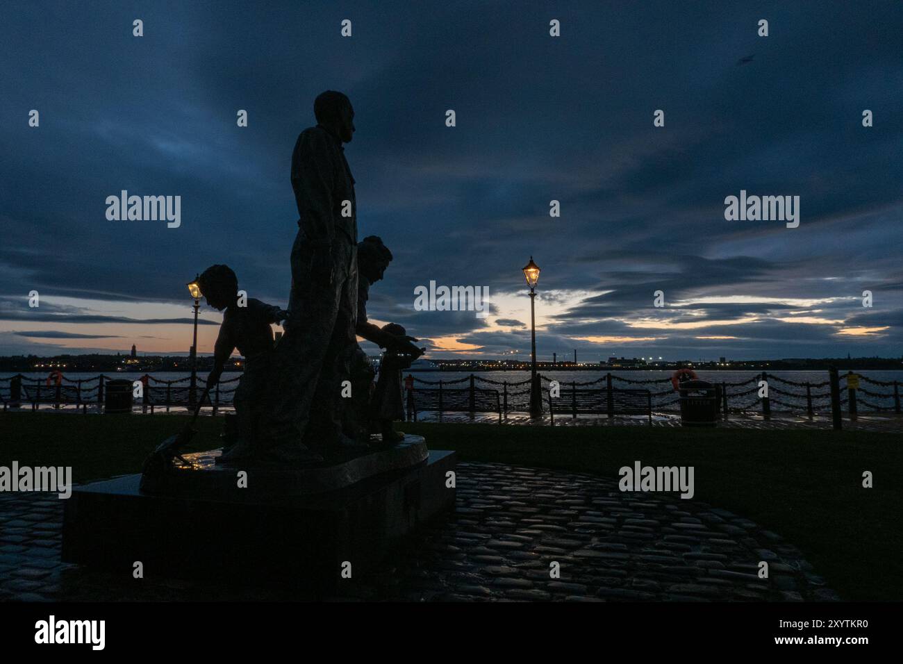 Legacy sculpture hi-res stock photography and images - Alamy