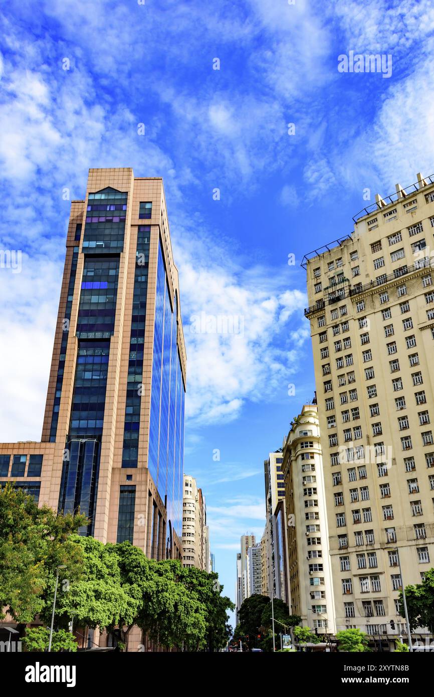 No one in high rise building financial road hi-res stock photography ...