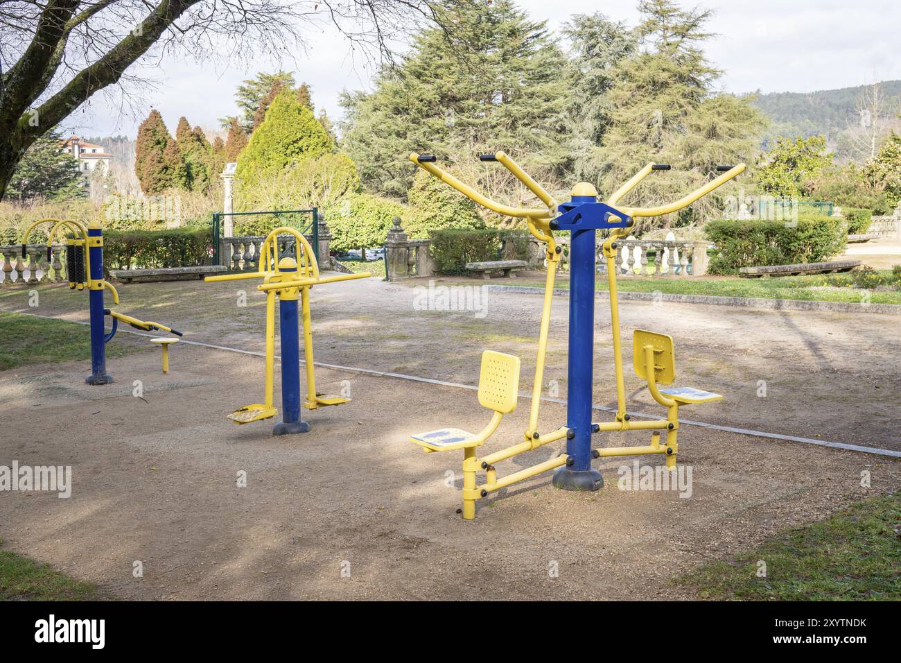 Outdoor exercise machines at public park Stock Photo - Alamy