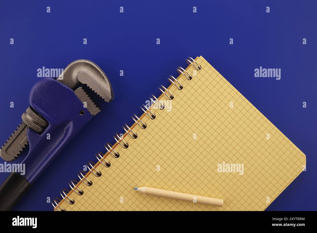 Pencil production making hi-res stock photography and images - Alamy