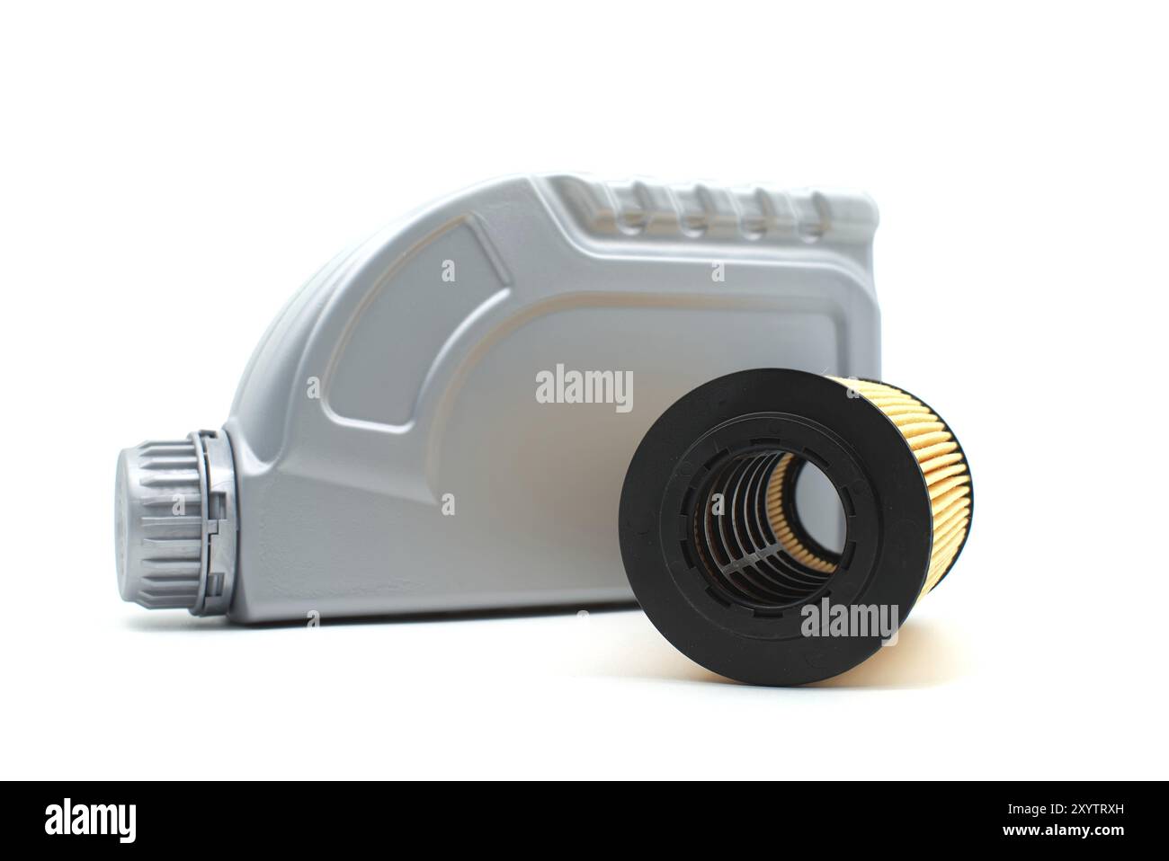 Replacing filters hi-res stock photography and images - Alamy