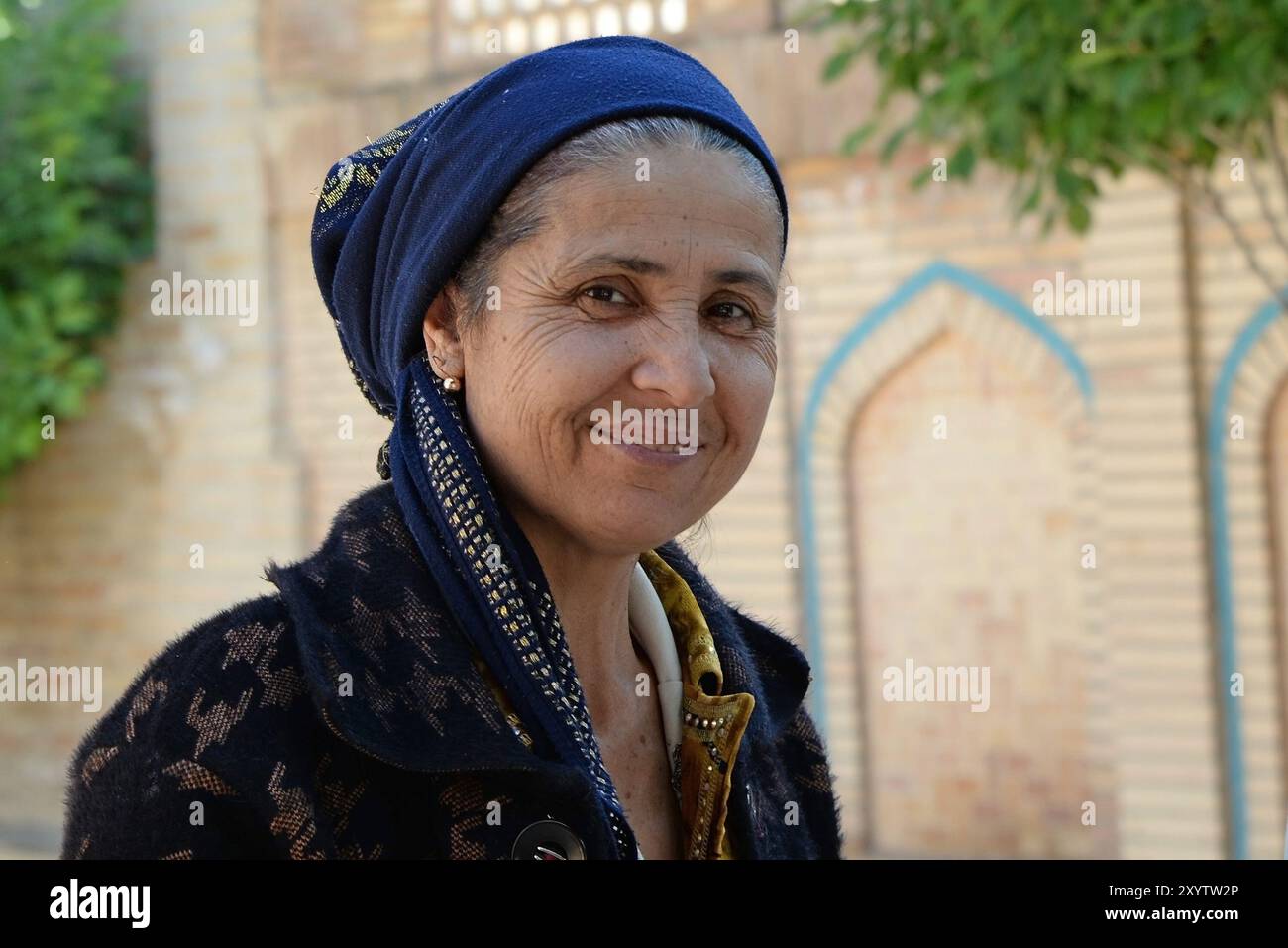 Friendly elderly hi-res stock photography and images - Alamy