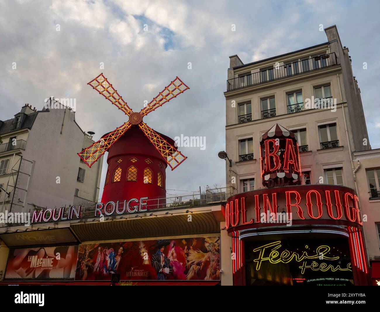 Moulin rouge paris hi-res stock photography and images - Alamy