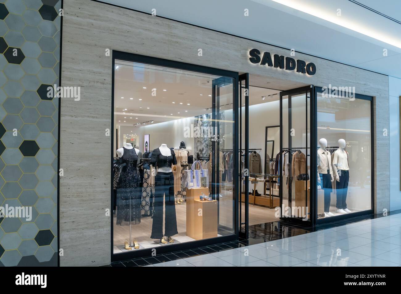 A Sandro clothing store at a shopping mall in Houston, TX, USA Stock ...