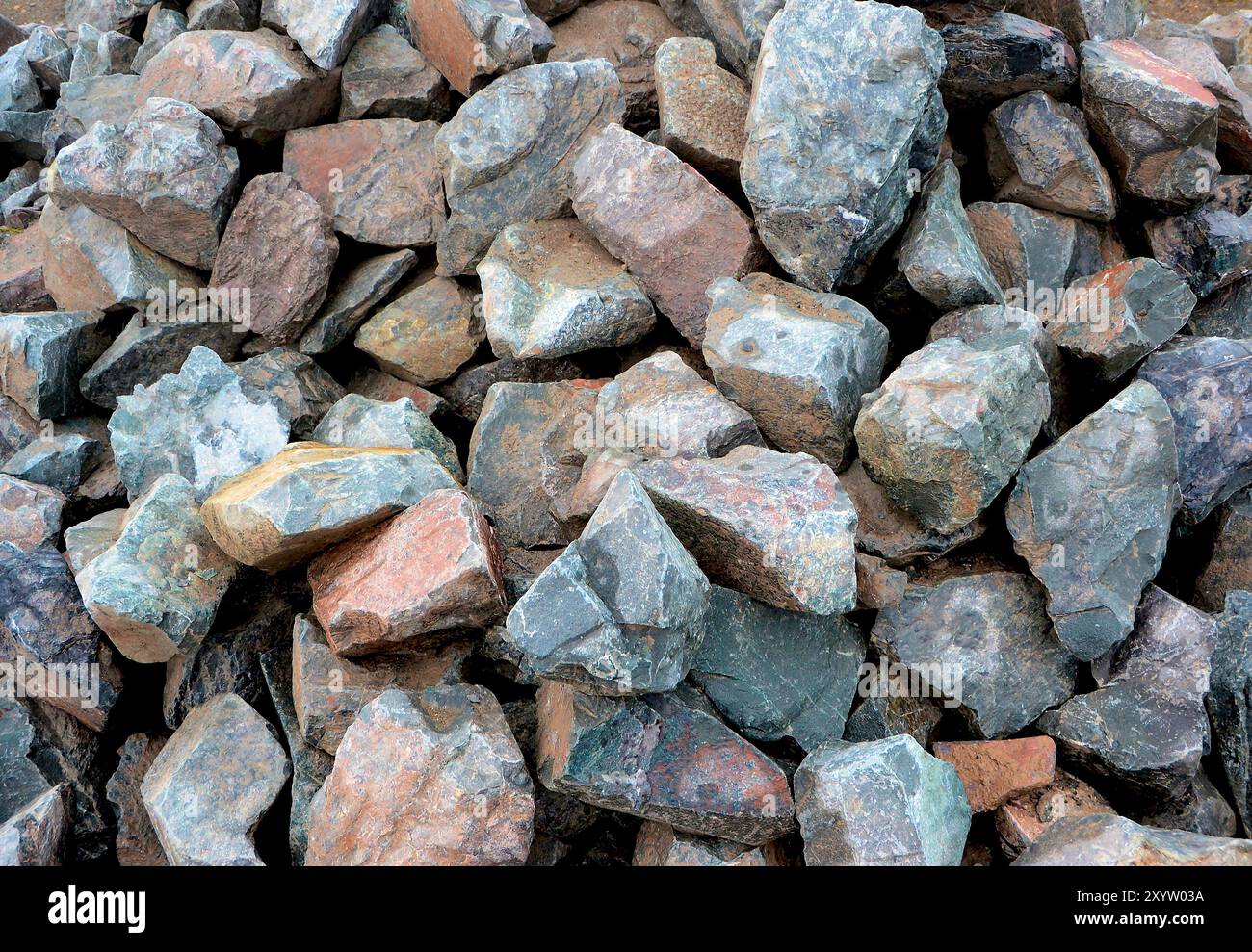 Jumbled stones hi-res stock photography and images - Alamy