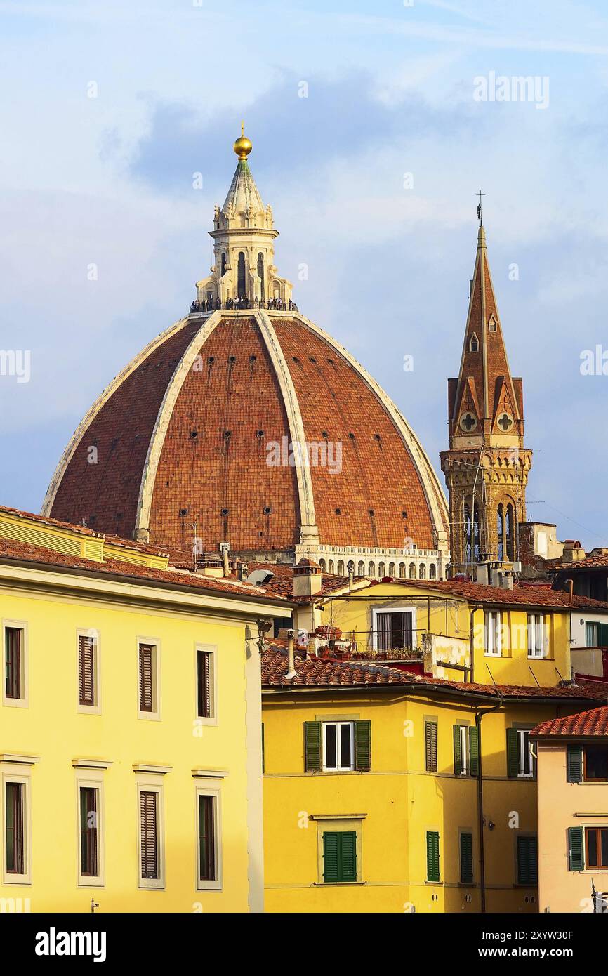 Historical medieval buildings with Duomo Santa Maria Del Fiore dome in ...