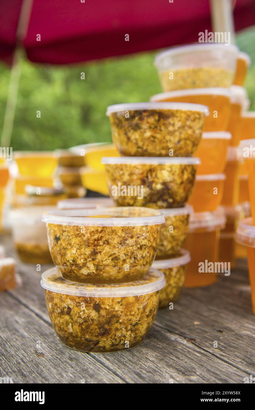 Bee honey in containers hi-res stock photography and images - Alamy