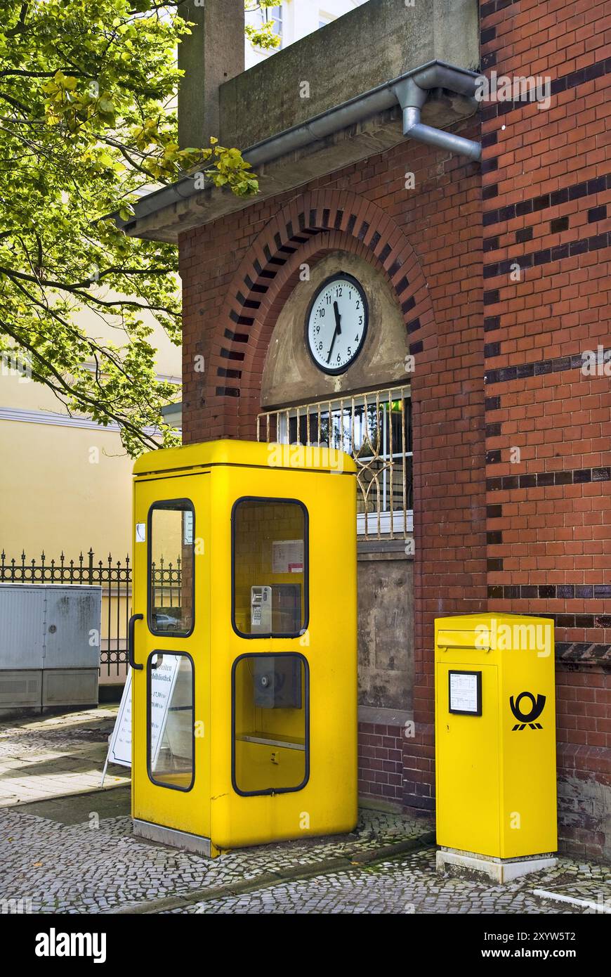 Date letterbox hi-res stock photography and images - Alamy