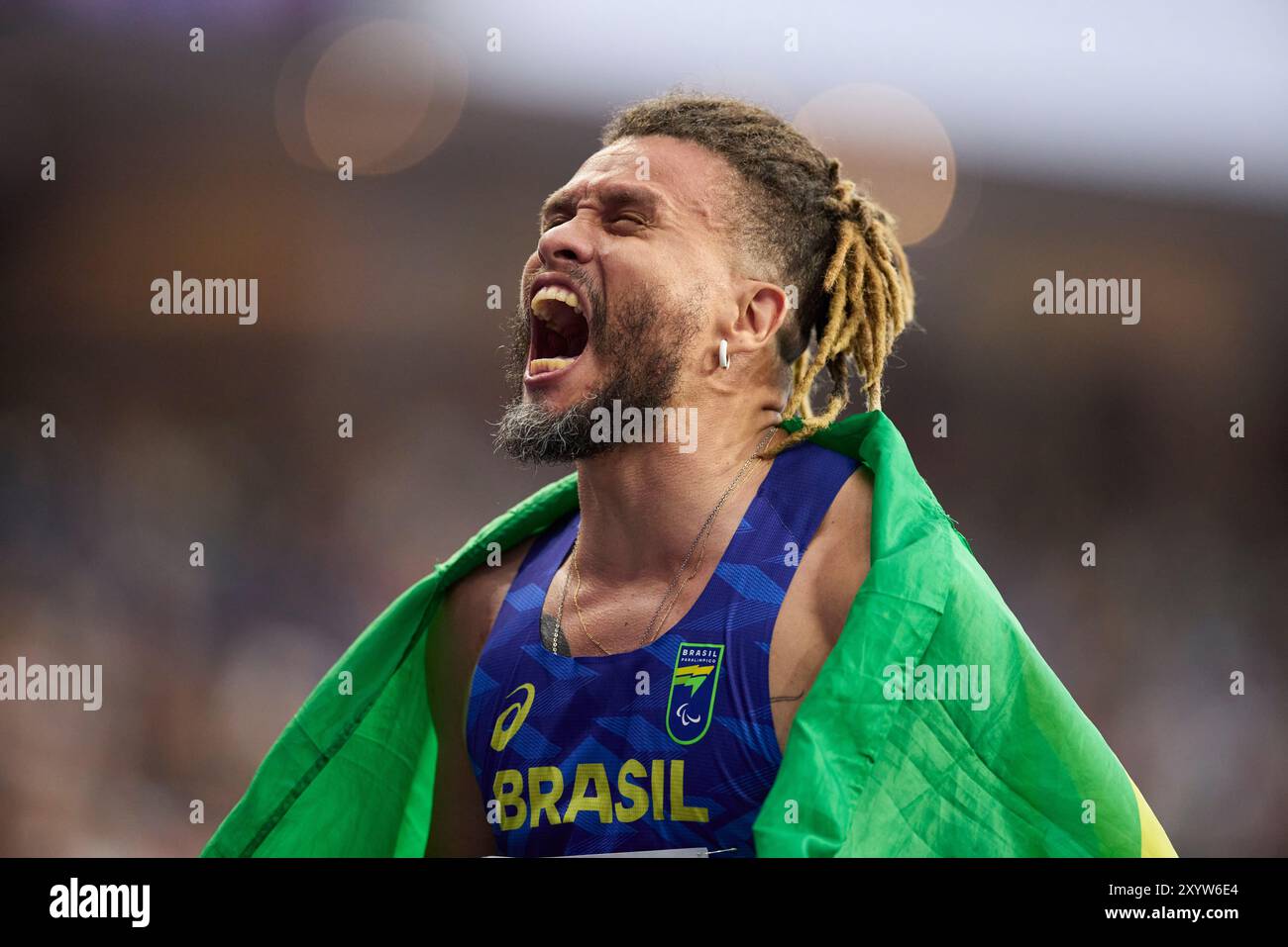 Para 100 meters hi-res stock photography and images - Alamy