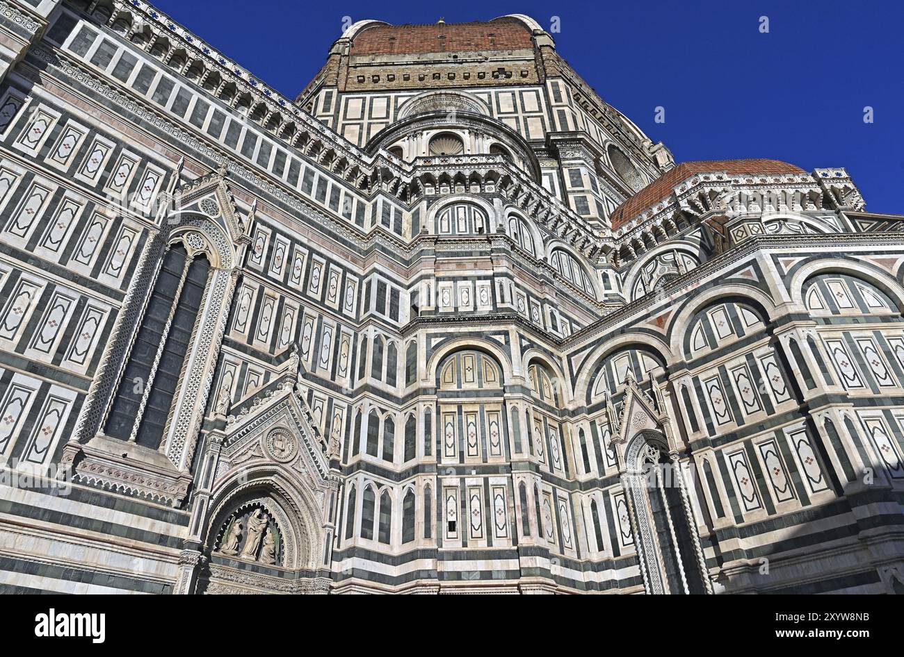 View facade building fragments hi-res stock photography and images - Alamy