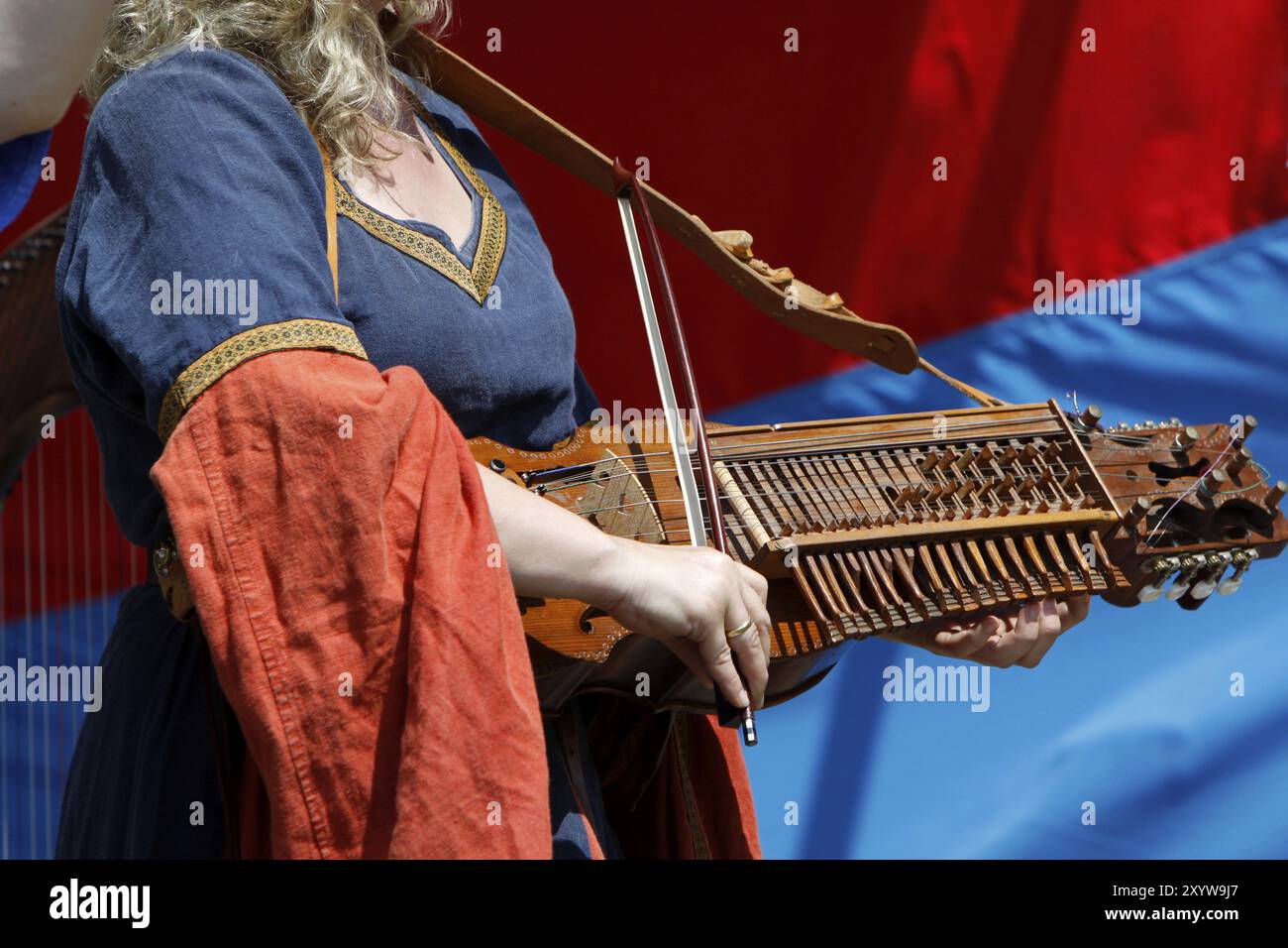 Fiddle key hi-res stock photography and images - Alamy
