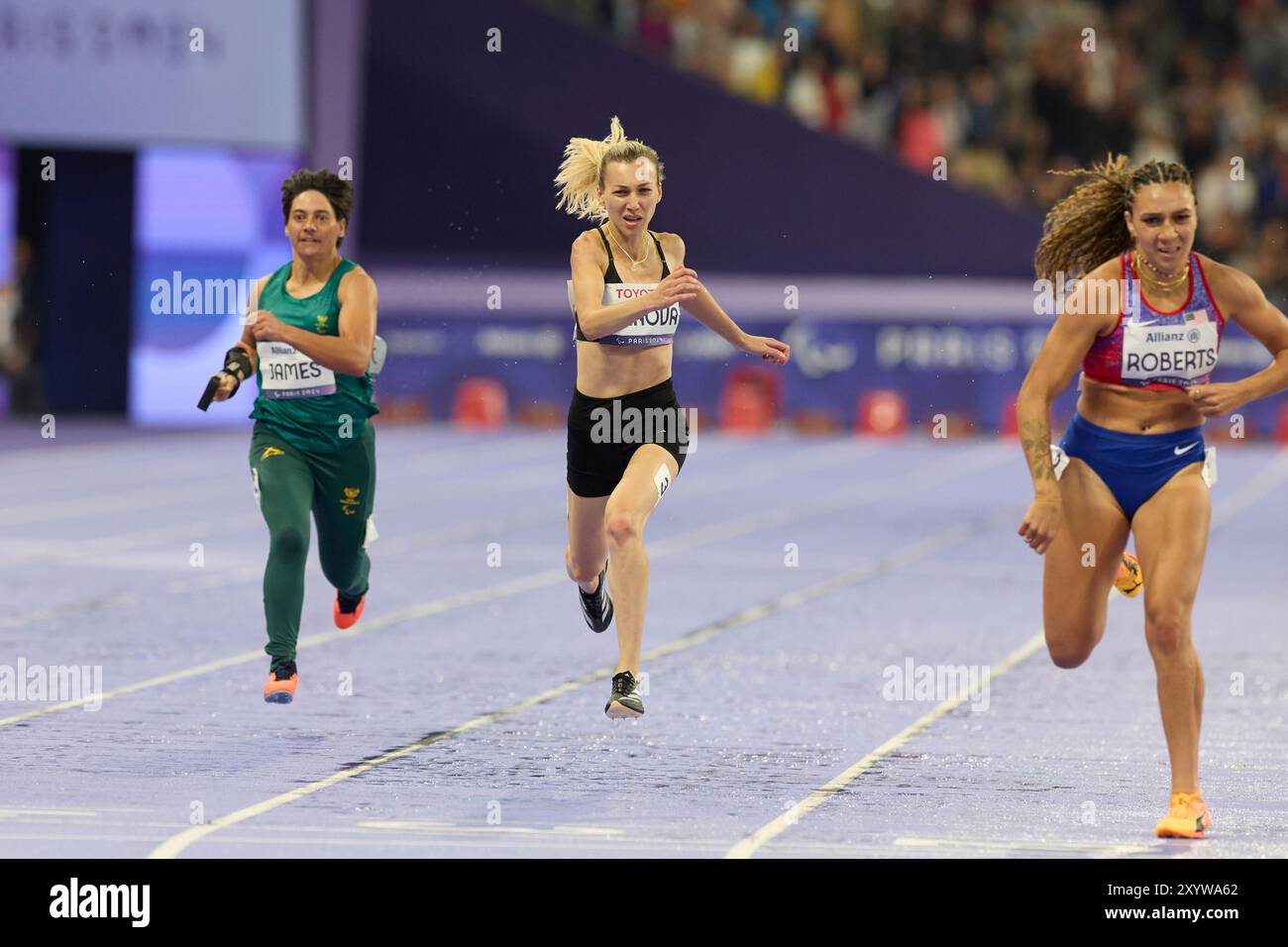 Neutral paralympic athlete hi-res stock photography and images - Alamy
