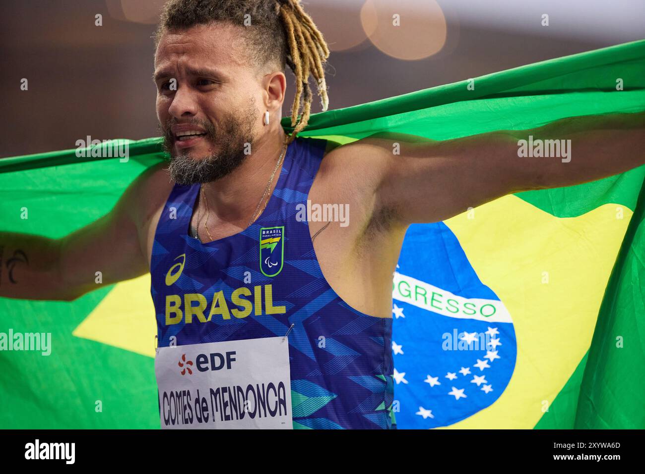 Para 100 meters hi-res stock photography and images - Alamy