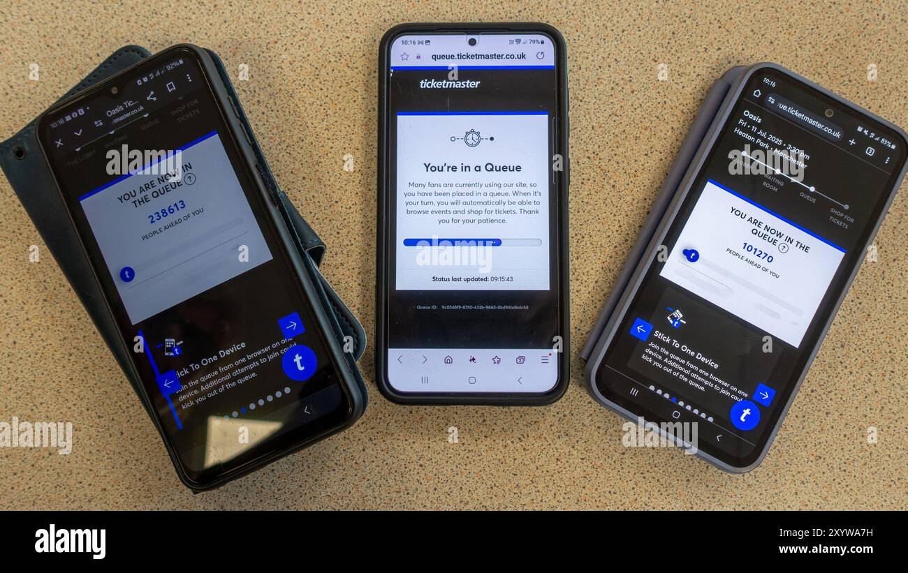 UK. 31st August 2024. As Brit Pop band Oasis announce a reunion tour ...