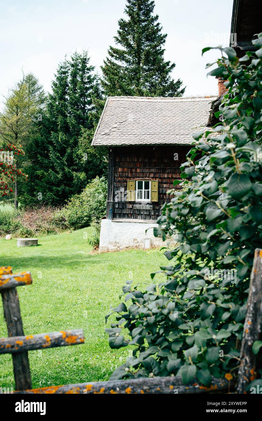 Surrounded by outdoor residential scenery hi-res stock photography and ...