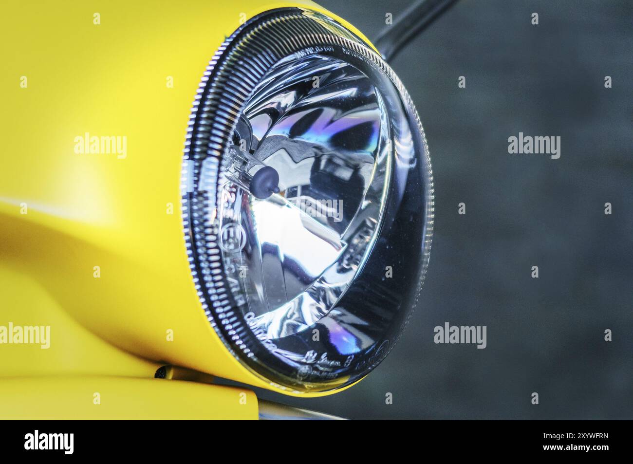 Halogen spotlights hi-res stock photography and images - Alamy