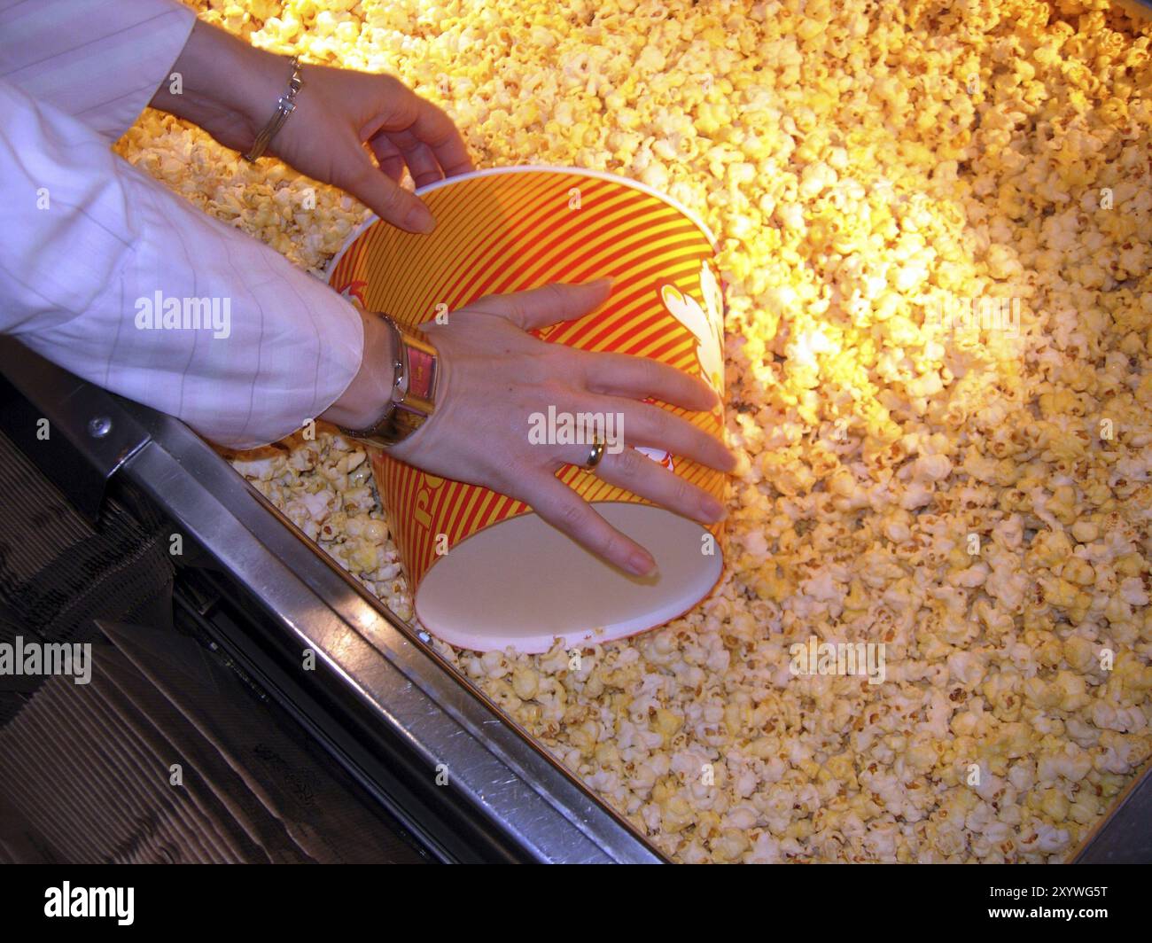 Popcorn sale hi-res stock photography and images - Alamy