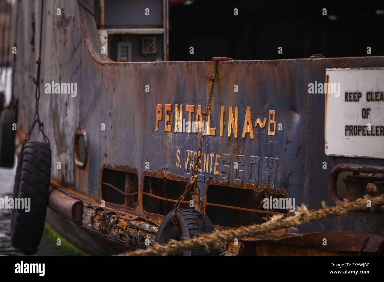 Side of a ship hi-res stock photography and images - Alamy