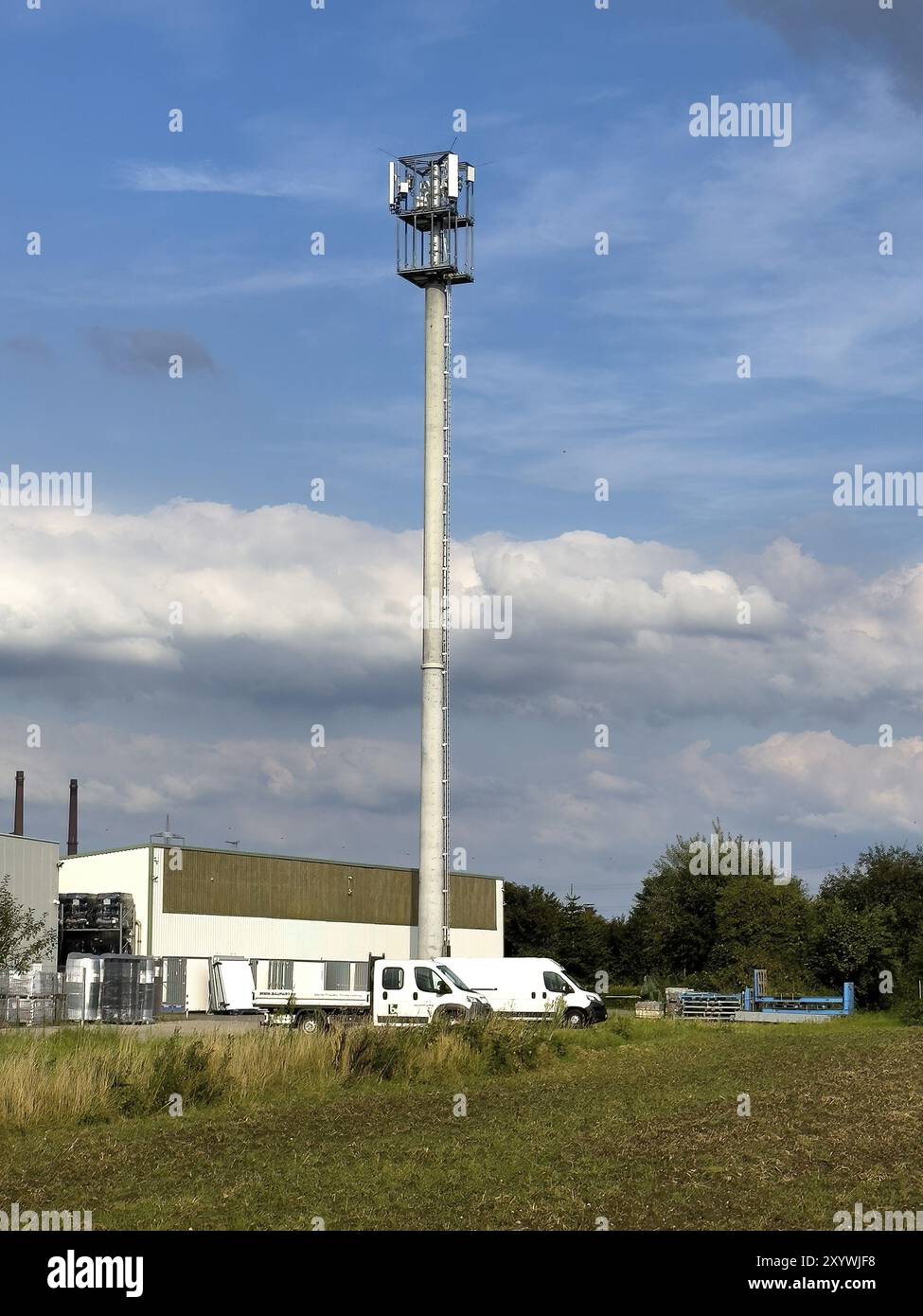 Mobile phone mast Transmitter mast with antenna system for 5G mobile phone mobile phone standard ...