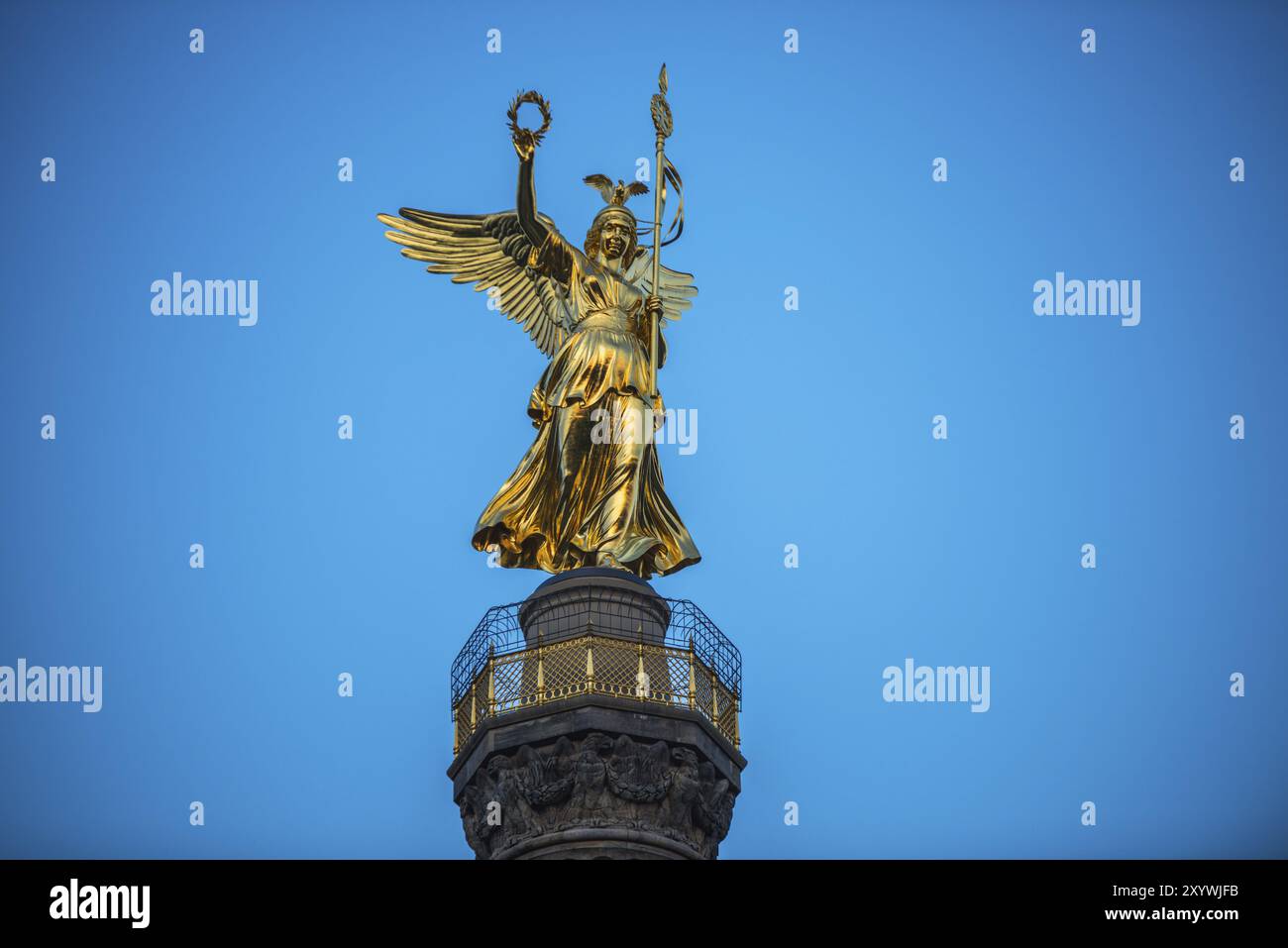 Nike statues hi-res stock photography and images - Alamy