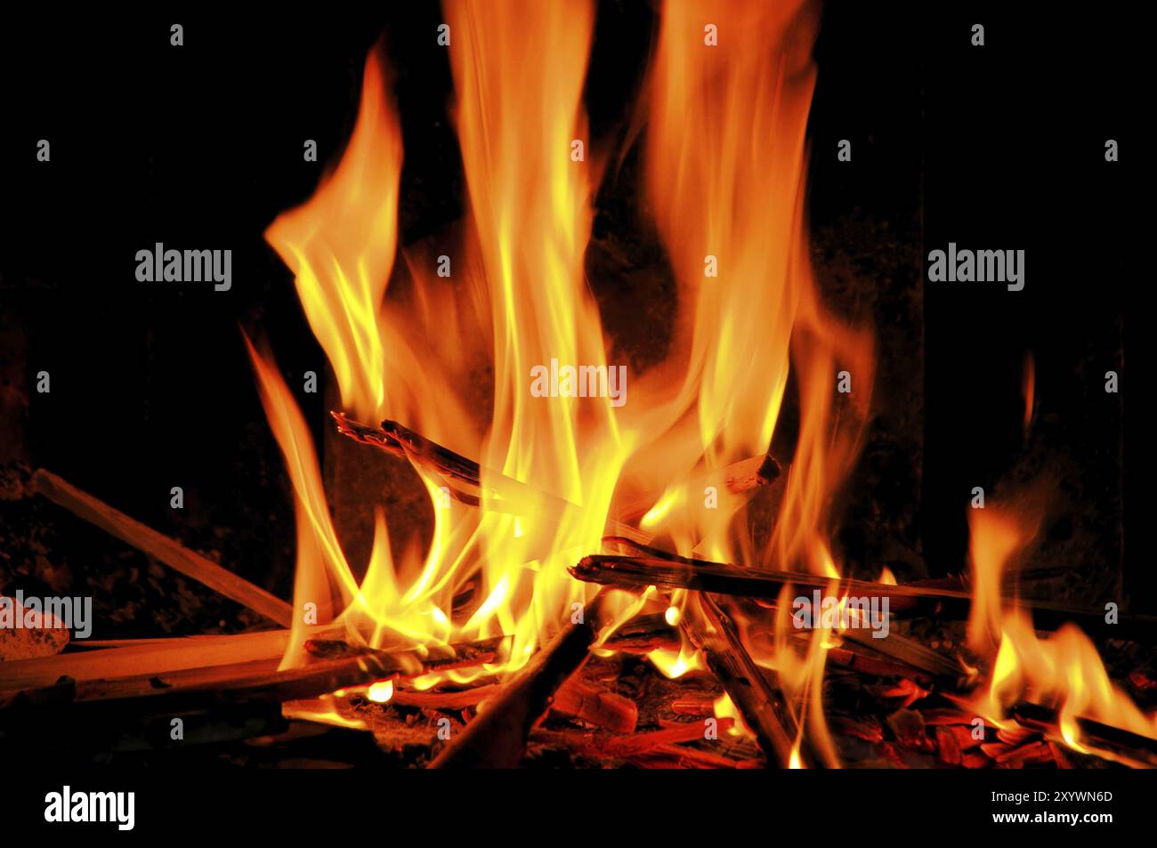 Fire cooked dishes hi-res stock photography and images - Alamy