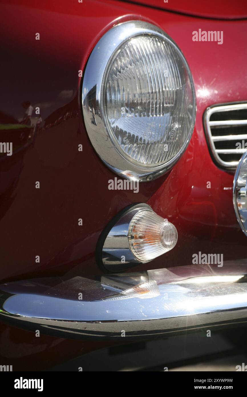 Front end of a classic car Stock Photo - Alamy