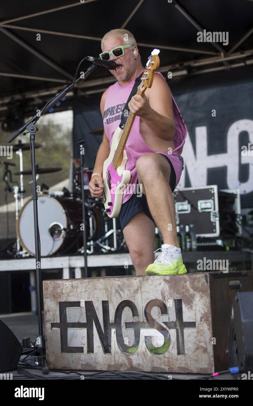 Chris Wendel, bassist of the band Engst at the Highfield Festival on ...