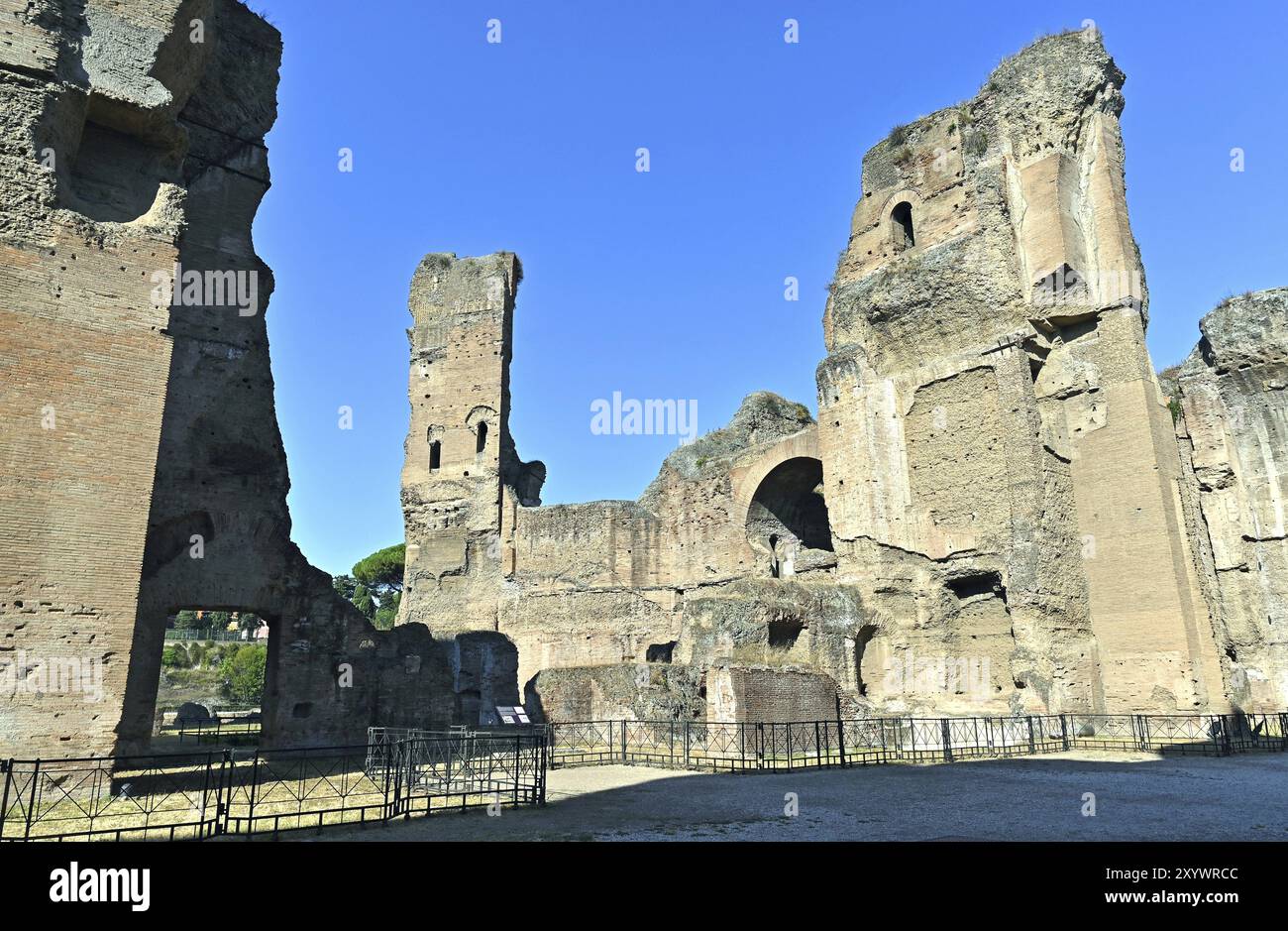 Interior wall ruins water hi-res stock photography and images - Alamy